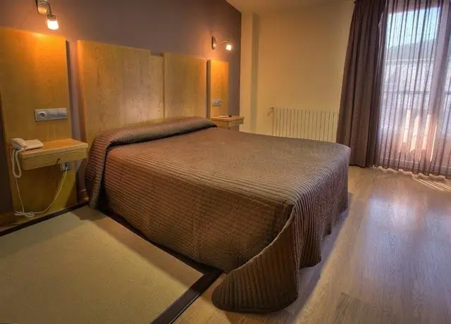 Hotel Lusitano Lobios ofrece alojamiento económico en Lobios